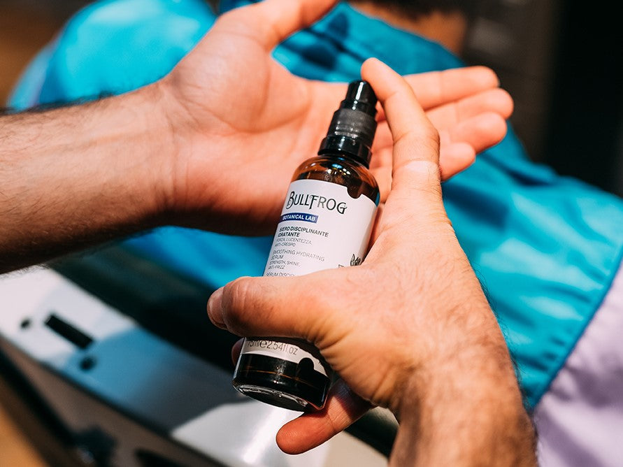 CHEVEUX FRISÉS HOMME : LES MEILLEURES SOLUTIONS | Bullfrog Barbershop